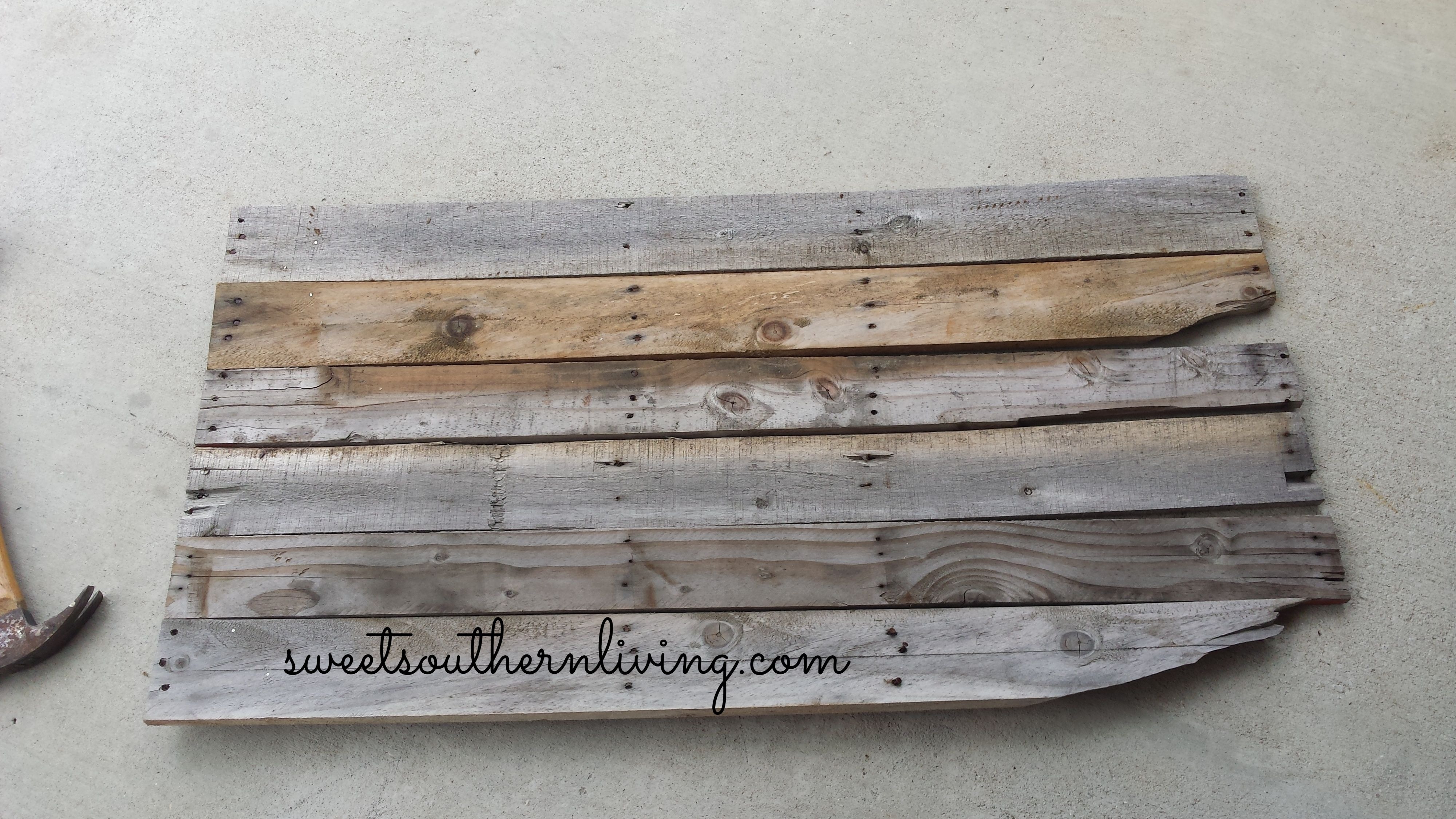 Plain Pallet Flag | Sweet Southern Living
